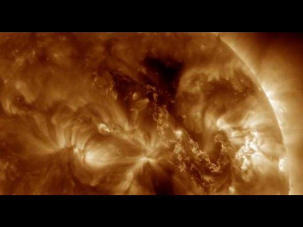 NASA captura un ‘cañón de fuego’ en la superficie del Sol – eju.tv