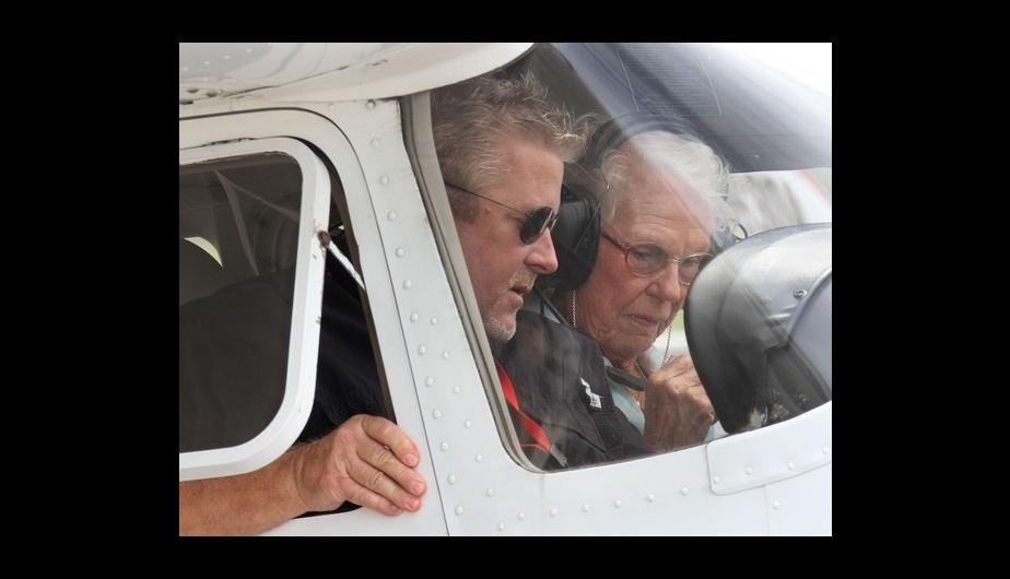 Billy Jones, la abuela que piloteó un avión a sus 90 años – eju.tv