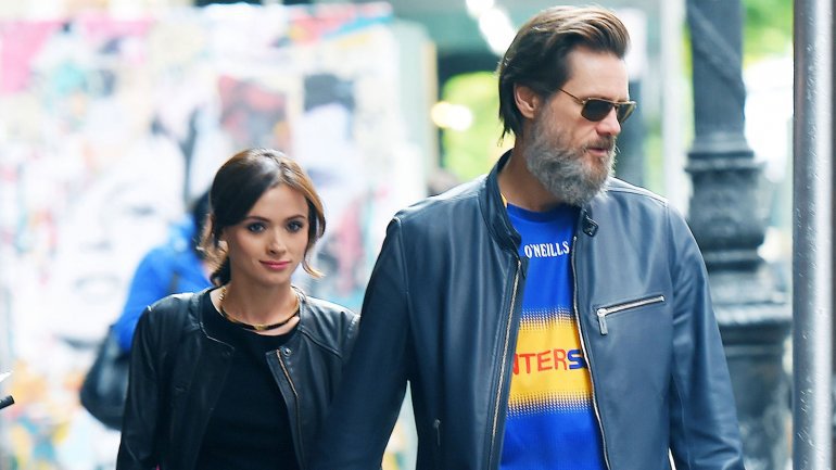 La madre de exnovia de Jim Carrey denuncia al actor por el suicidio de ...