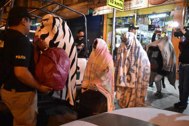 Imputan por proxenetismo a administradores de lenocinio allanado en el ...