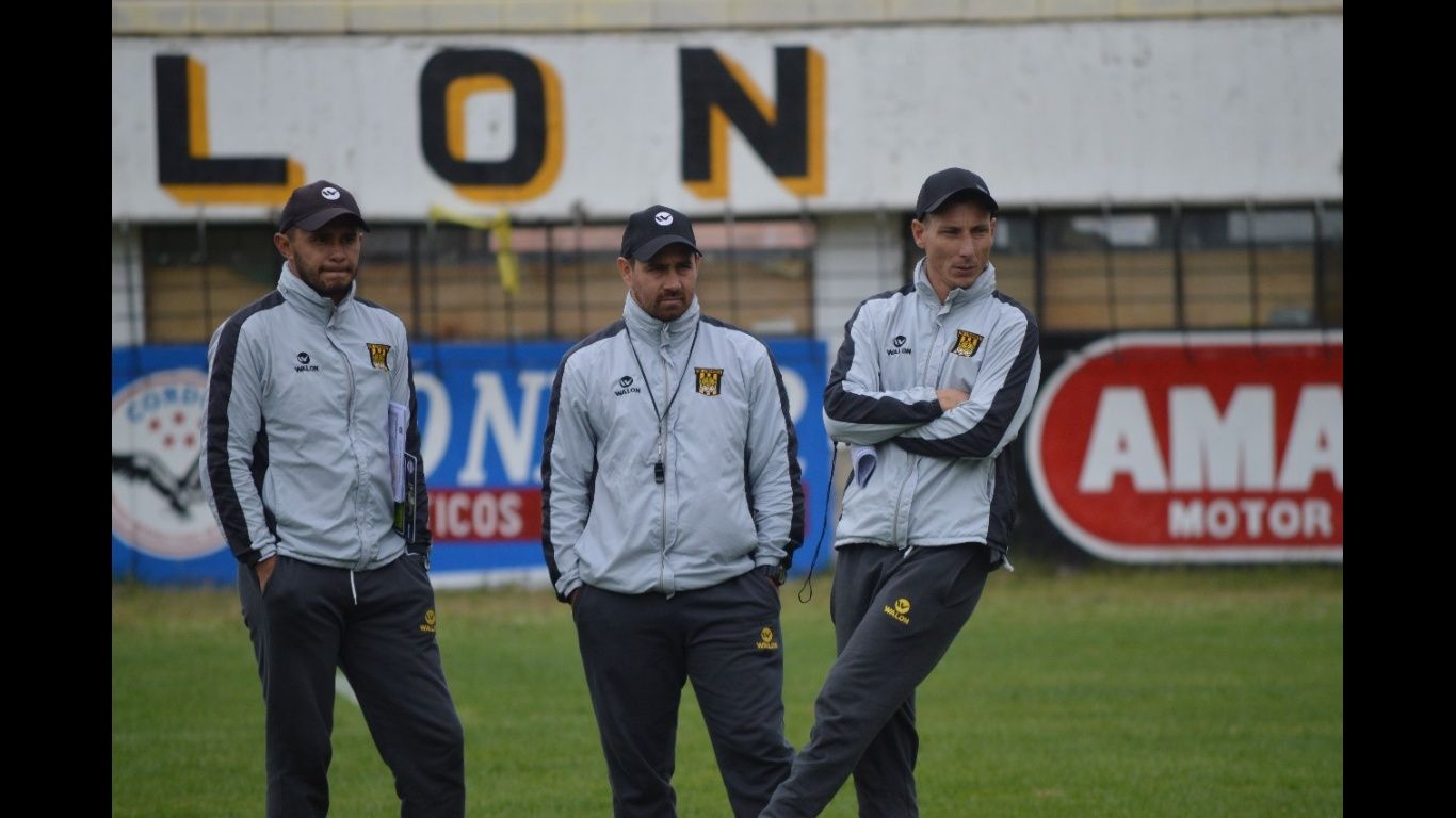Pablo Escobar definió el equipo para su debut – eju.tv