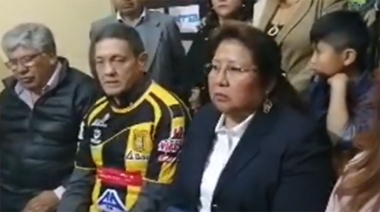 Presidenta de The Strongest pide disculpas a Escobar y presenta a Soria ...