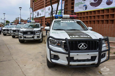 Gobierno entrega equipamiento para la implementación del plan BOL-110 ...