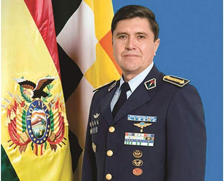 Valenzuela, el hijo de un militar cercano a Evo y funcionario en la era ...